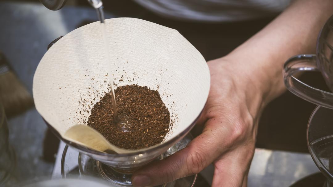 Guide: Tre måder at brygge god kaffe i naturen | Det Danske Spejderkorps